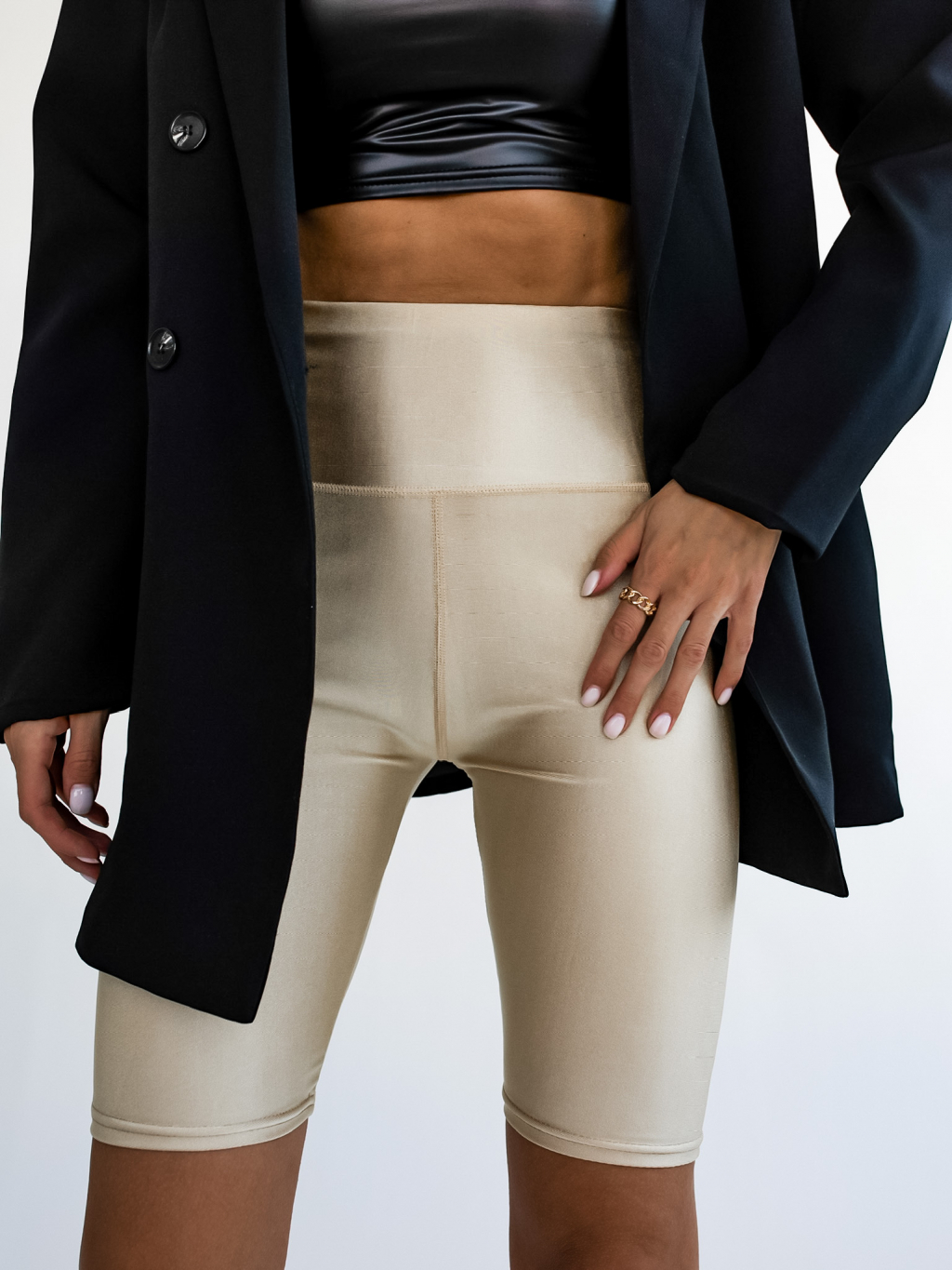 Zlaté lesklé krátké legíny CANDOR | Erika Fashion