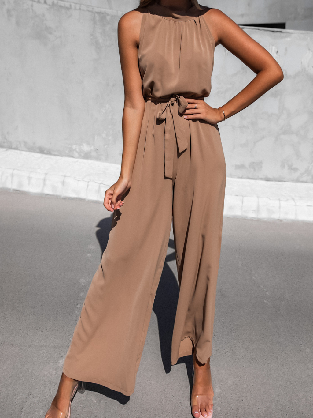 Světle hnědý elegantní overal WENNIES se zavazováním | Erika Fashion