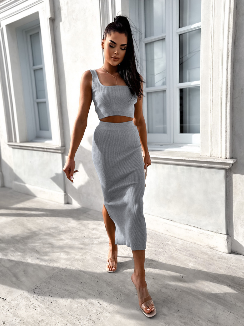 Šedý dvoudílný komplet QUENTEN s rozparkem | Erika Fashion