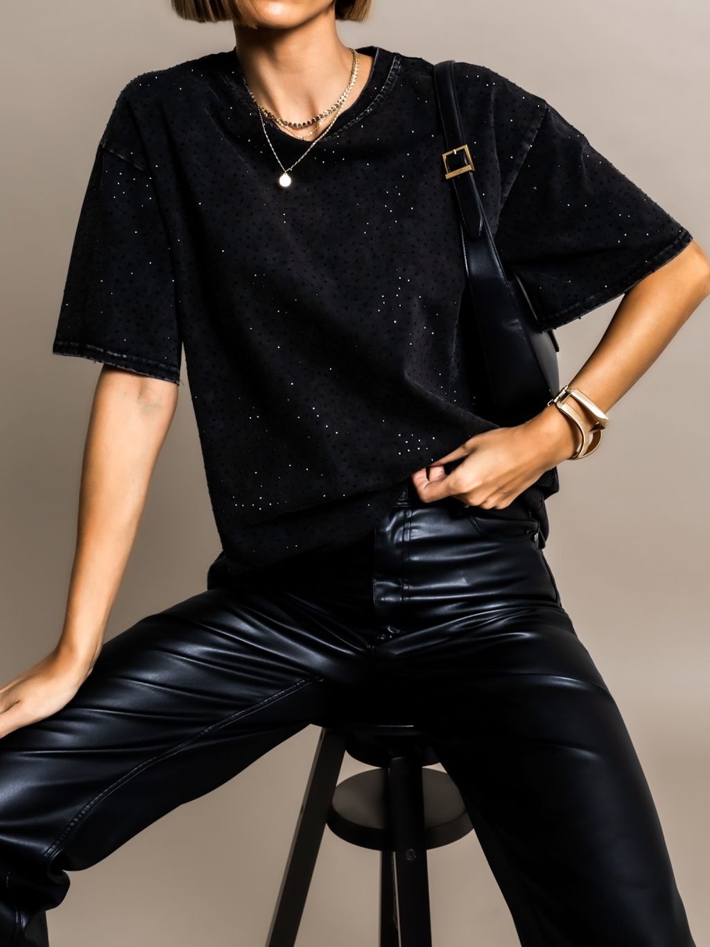 Černé oversized třpytivé triko SHAEL s kamínky | Erika Fashion